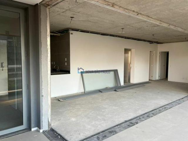 Apartamento no Brooklin 104M². 3 suítes, 2 vagas