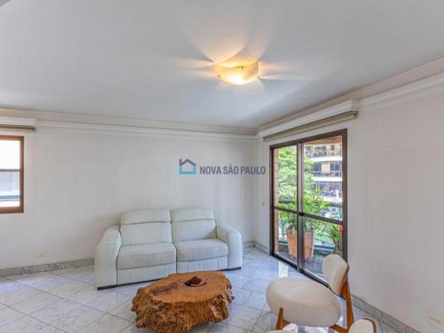 Apartamento no Brooklin 121 metros com 4 dormitórios e 3 vagas