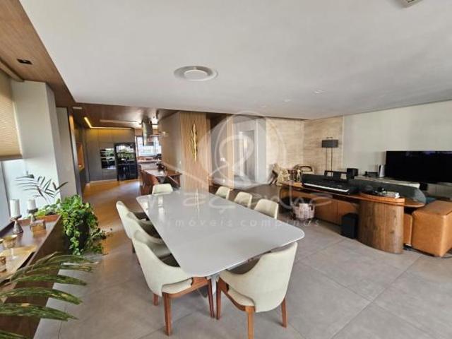 Apartamento no Cambuí Le Rêve com 4 suites, Vista para Praça, Varanda Gourmet e 4 Vagas Façanha Imó