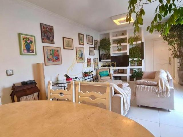 Apartamento no Campo Belo com 4 quartos sendo 1 suíte e 2 vagas