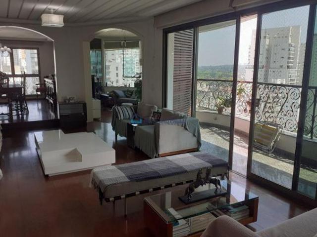 Apartamento no Campo Belo com 5 quartos
