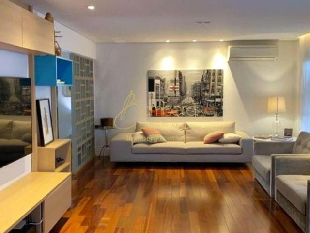 Apartamento no Campo Belo com 171 m²