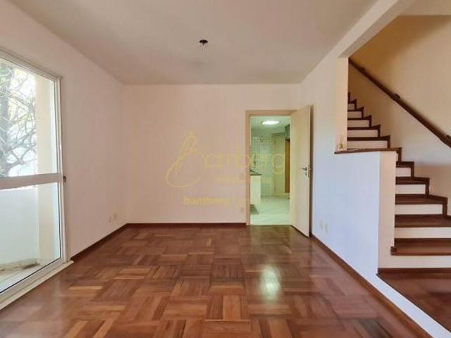 Apartamento no Campo Belo com 2 suítes e 2 vagas de garagem