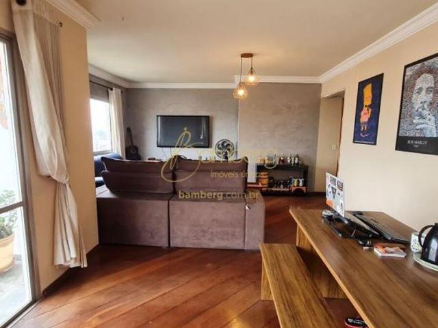 Apartamento no Campo Belo em andar alto