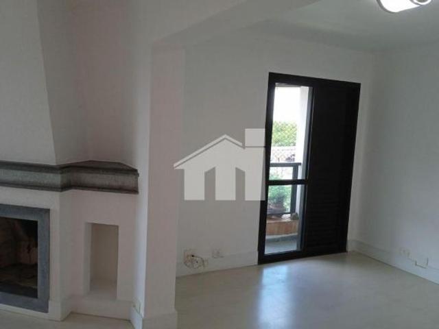 APARTAMENTO NO CAMPO BELO, PRONTO PARA MORAR