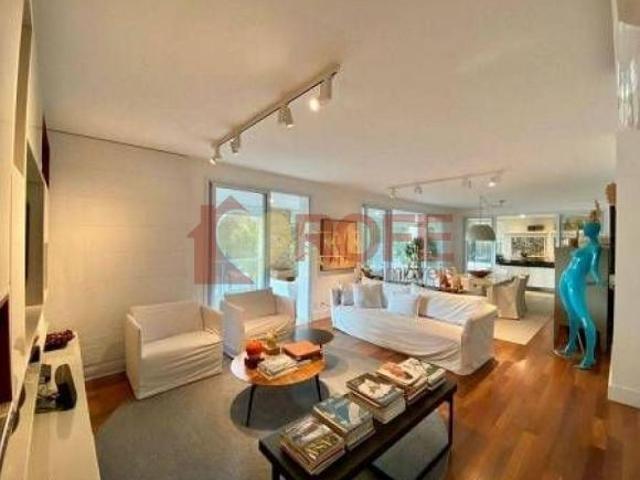 Apartamento no Campo Belo | 233 m² | 3 Suítes | 4 Vagas | Condomínio Clube | Quadra de Tênis