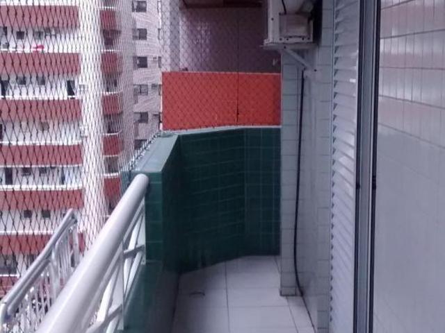 Apartamento no Canto do Forte a 200m da praia