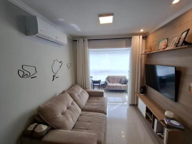 Apartamento no Canto do Forte, com planejados e uma linda vista para o morro xixova 510 MIL
