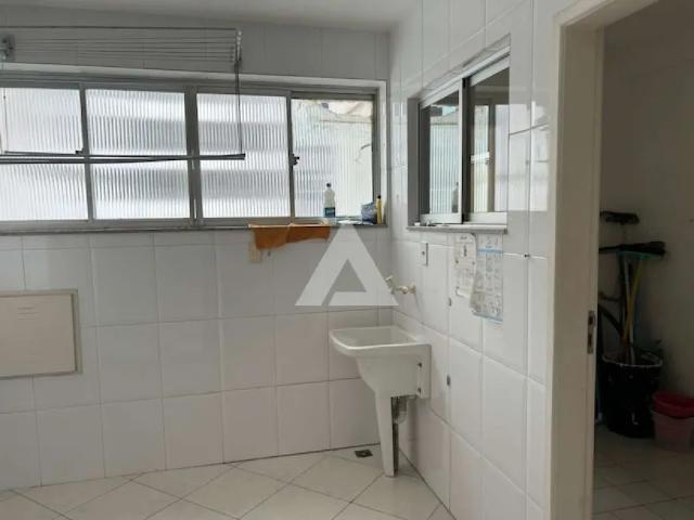 Apartamento no Candeal com 4 quartos e 1 suíte, 177m² à venda por R$ 680.000,00