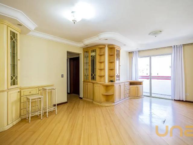 Apartamento no Cabral de 123.3 m² com 3 quartos