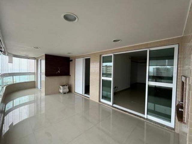 APARTAMENTO NO CAIÇARA 3 SUÍTES COM VISTA PRO MAR, SACADA GOURMET, 2 VAGAS!