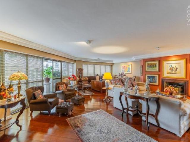 Apartamento no Castelvetrano, 03 Suítes, 03 Vagas, Varanda, Água Verde, Curitiba