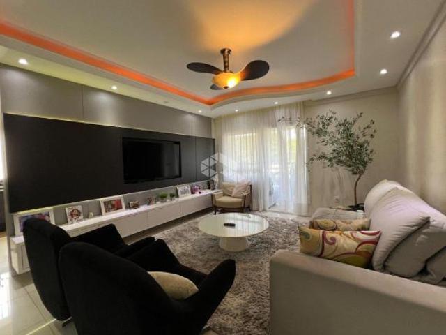 Apartamento no Centro com ampla sacada e 03 dormitórios 01 suíte