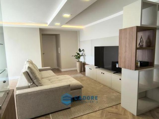 Apartamento no Centro com Três Dormitórios