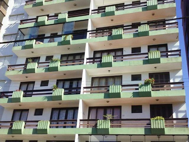 Apartamento no centro com três dormitórios