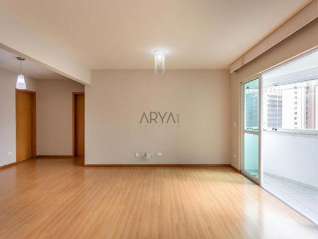 Apartamento no Centro Cívico ARYA 1