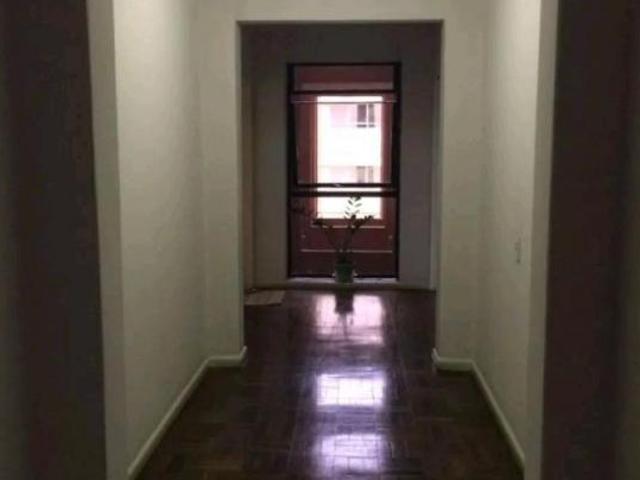 APARTAMENTO NO CENTRO CÍVICO! 02 QUARTOS, SALA, COZINHA, ELEVADOR, INTERFONE!