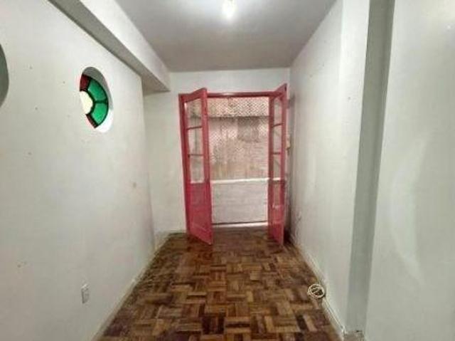 Apartamento no Centro de 1 dormitório desocupado