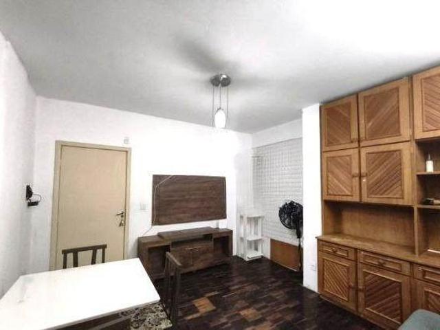 Apartamento no Centro de 1 dormitório DESOCUPADO
