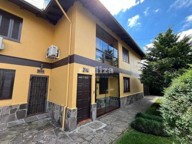 APARTAMENTO NO CENTRO DE CANELA COM 03 DORM
