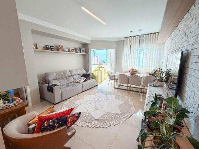 Apartamento no centro de Cascavel, com 1 suíte + 2 quartos