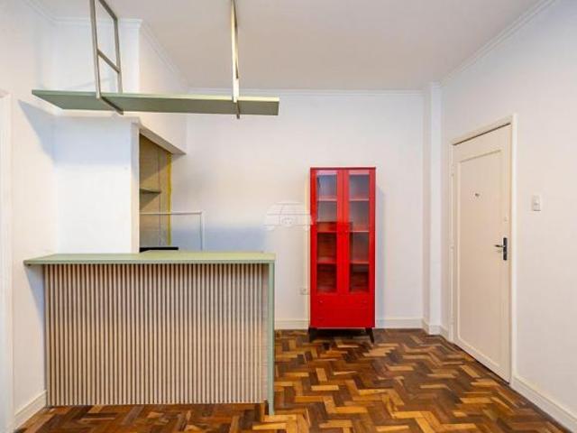 Apartamento no Centro de Curitiba com Suíte!