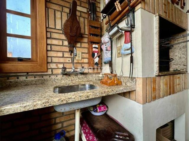 APARTAMENTO NO CENTRO DE GRAMADO