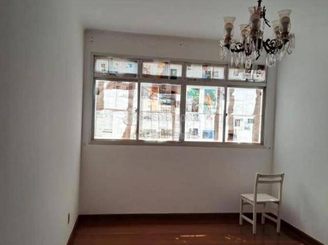Apartamento no Centro de Mirassol com 05 dormitórios e 02 vagas de garagem