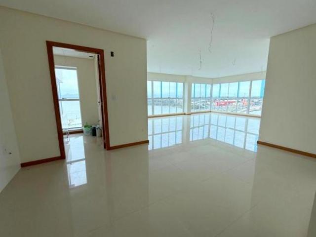 Apartamento no centro de Tramandaí, com três quartos e uma vista panorâmica!