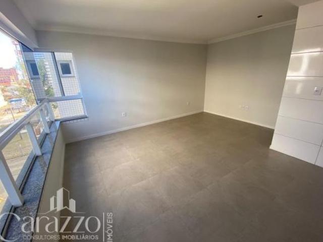 APARTAMENTO NO CENTRO DE TRAMANDAÍ