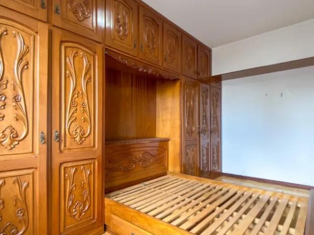 Apartamento no Centro Histórico de Porto Alegre – 2 dormitórios e 2 banheiros, dependência e elevado