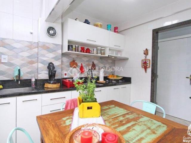 Apartamento no Centro Histórico com 2 quartos closet,lateral, oeste, semimobiliado, refor