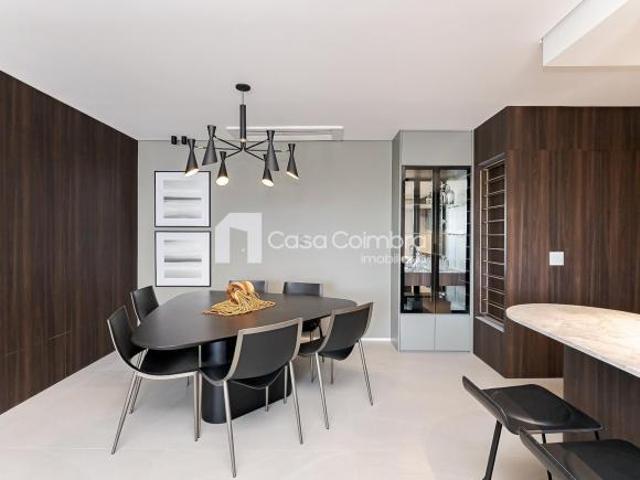 Apartamento no Champagnat com 2 suítes e sacada co