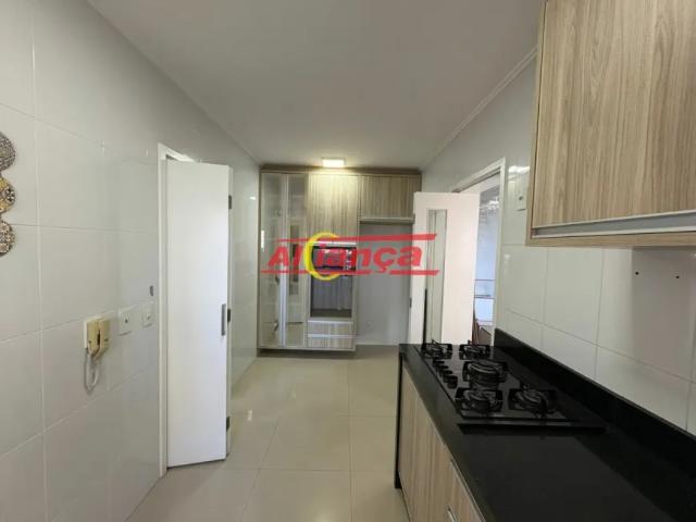 Apartamento no Cidade Maia 122m², 3 Suítes com Planejados, Vista Livre, Ar Condicionado