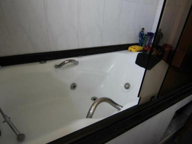 Apartamento no Condomínio Monte Belo na Vila Santo Estéfano com 129m² 3 dormitórios 1 suíte 3 banhei