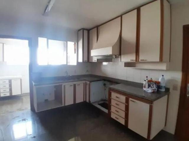 Apartamento no Condomínio Orlair Ribeiro Bueloni Filho na Vila Brasílio Machado com 160m² 3 dormitór