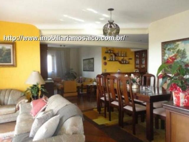 Apartamento no Condomínio Acapulco, andar alto com 03 suites
