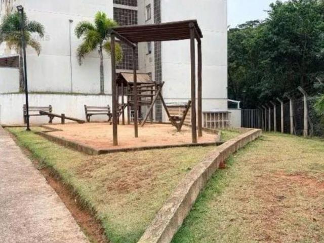 Apartamento no Condomínio Beija Flor Cotia