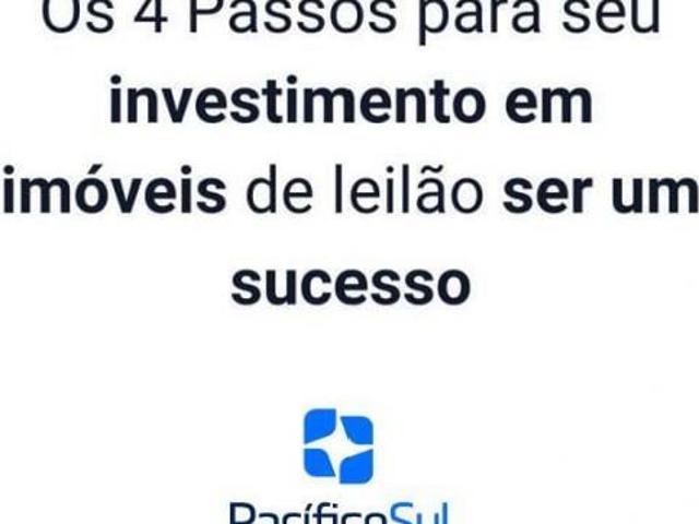 Apartamento no Condomínio do Edifício Haris no Guarujá
