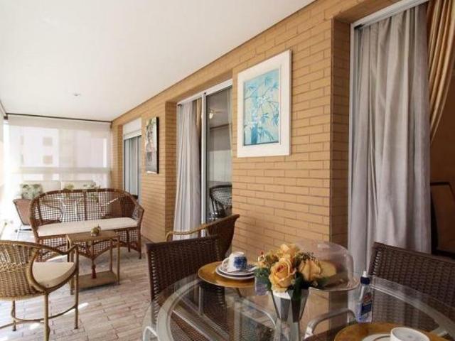 Apartamento no Condomínio Icon Itaim na Vila Nova Conceição com 130 m² 1 suíte 4 banheiros 4 vagas