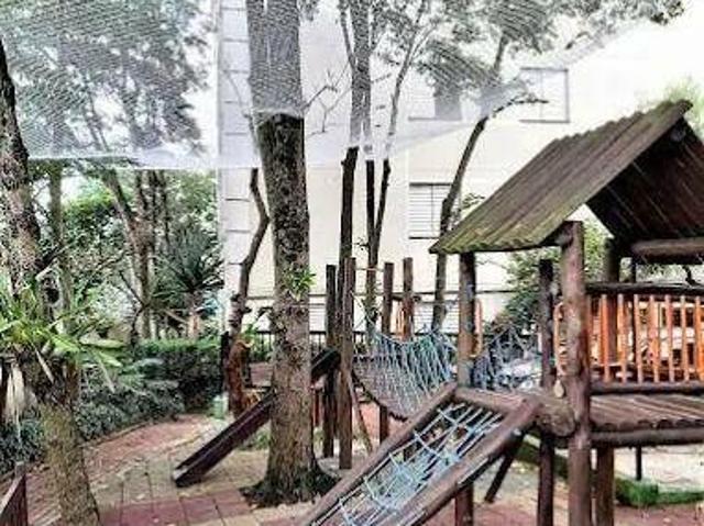 Apartamento no Condomínio Parque Strauss Jardim Leonor