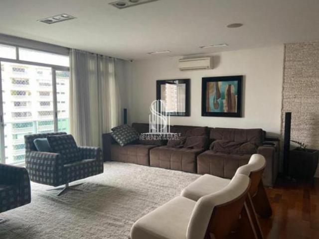 Apartamento no Condomínio Patricia em Campo Belo com 203m2 3 dormitórios 2 vagas