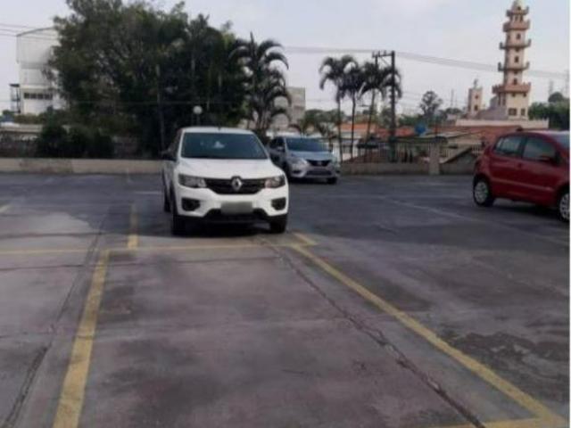 Apartamento no Condomínio Residencial Parque Das Torres na Freguesia do Ó com 57