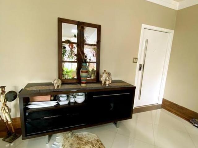 Apartamento no Condomínio Taíra no Jardim Paulista com 198m² 3 dormitórios 1 suíte 4 banheiros 2 vag