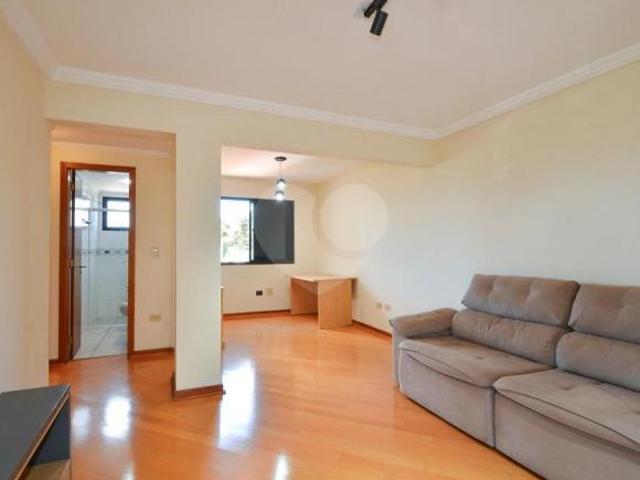 Apartamento no Coração do Ahú com Suíte e Possibilidade de 3 Quartos