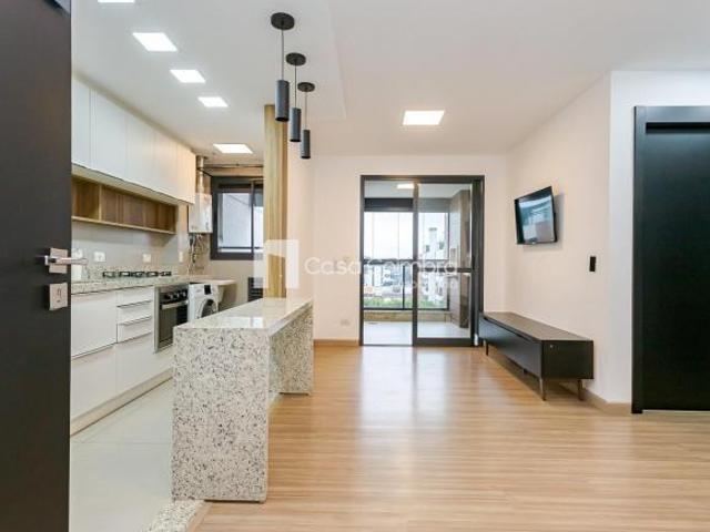 Apartamento no Cristo Rei com 2 suítes e churrasqu