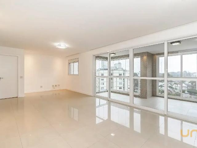 Apartamento no Cristo Rei de 260 m² com 3 quartos