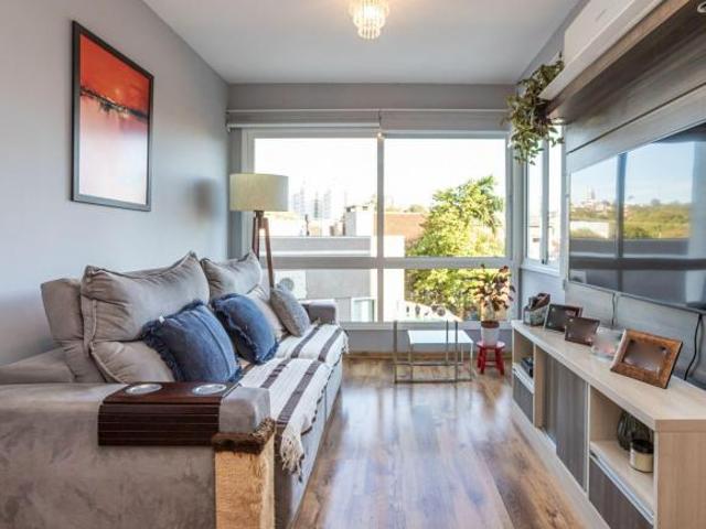 Apartamento no Cristal de 3 dormitórios, 2 vagas e infra