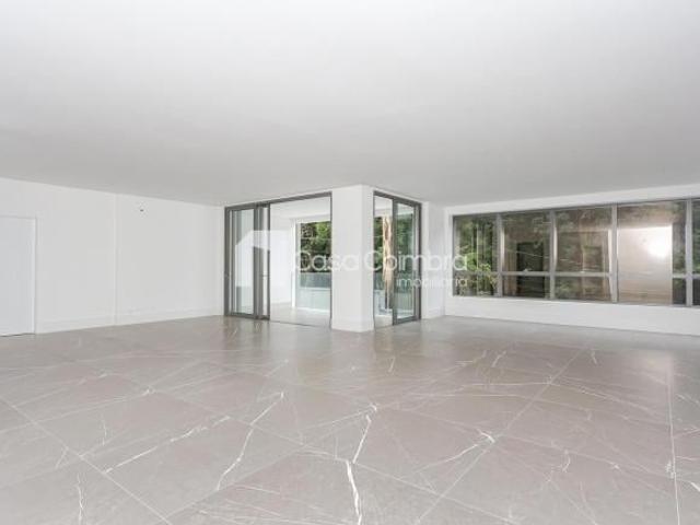 Apartamento no Ecoville com 3 suítes e varanda gou