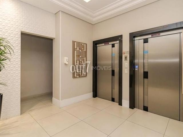 Apartamento no Ed. Lemnos no Bacacheri!